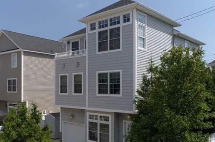 Large Beach House In Lavallette - Brick Township, NJ
