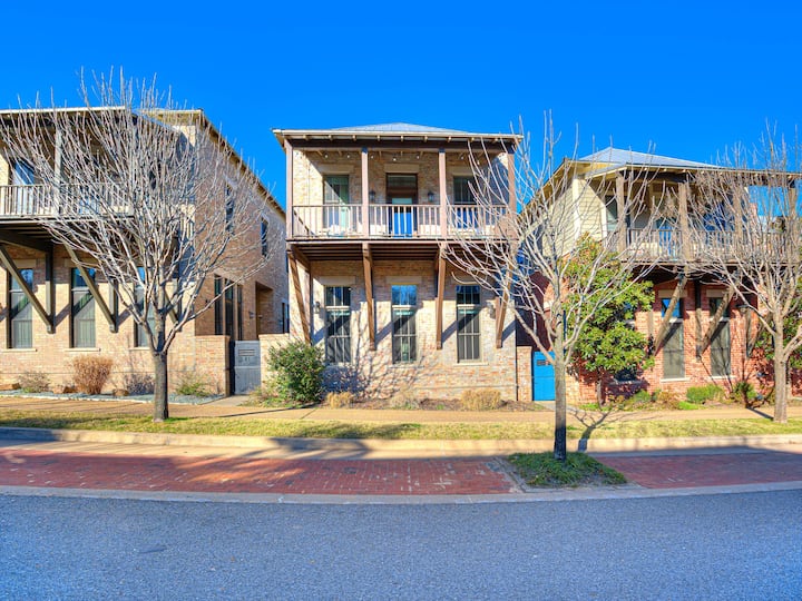 Park Street Retreat - Carlton Landing