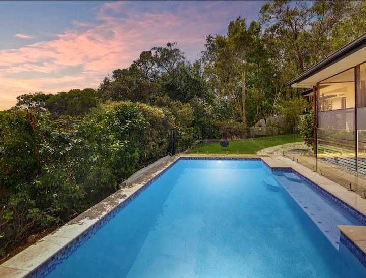 Beautiful Spacious Family Home With View And Pool - Yandina