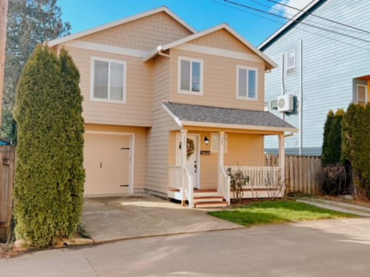 Centrically Located Hillsboro Home - Hillsboro