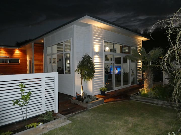 Central Napier Location

3 Bedrooms - Sleeps 5 - ネーピア