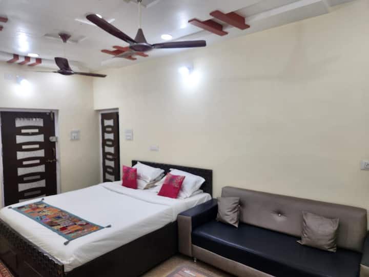Paddy's Luxurious Home Stay - Mount Abu