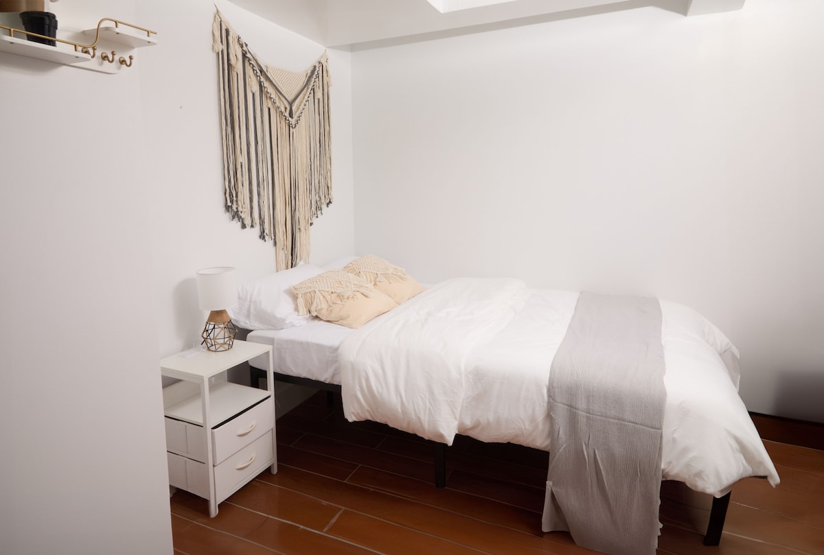 Chambre zen à Hell's Kitchen - Appartements à louer à New York, New ...