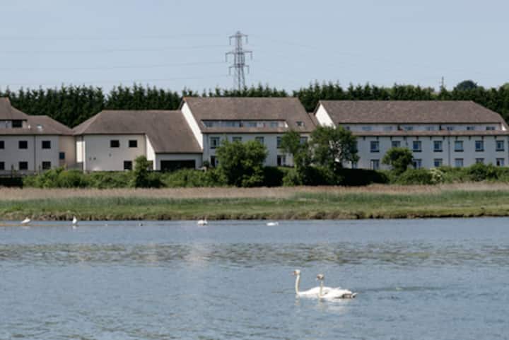 2 Bed Apartment Estuary View  Sleeps 6 - Newton Abbot