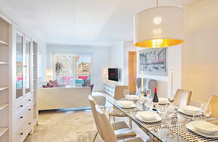 Modern Apartment, Perfect Location + Parking - Fuengirola