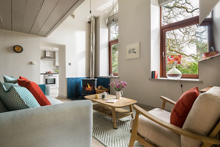 The Studio, Port Navas, Romantic, On The Water - Coverack