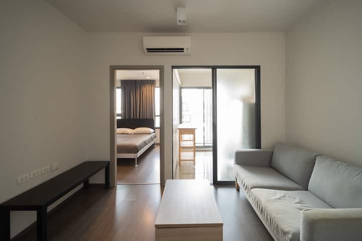 S93 - The Simple Room - Phra Khanong