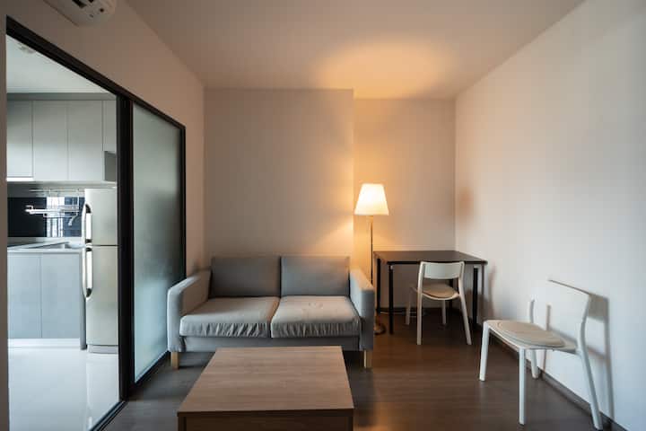 S93 - The Simple Room - Phra Khanong