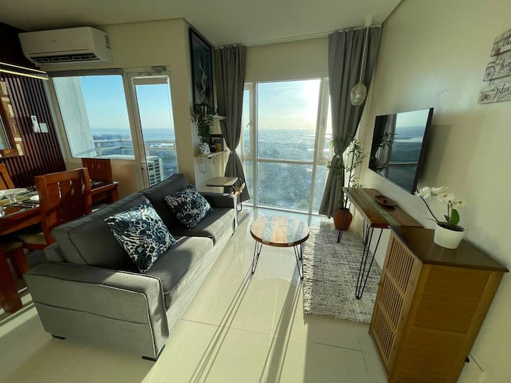 Manila Bay Penthouse W/ Sunset View - Metro Manila