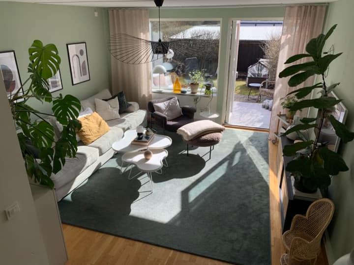 Mysigt Radhus Nära Stockholm City - Tumba