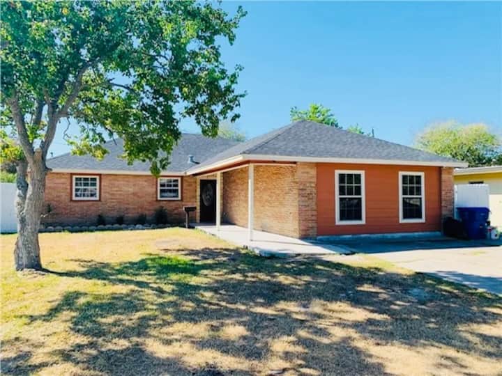 Lucky's Lounge - Corpus Christi, TX