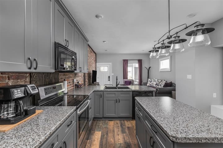 Downtown 6 Bedroom, Sleeps 14, 5 Min To Mass Ave - Kota