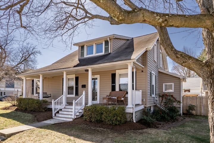 Sleeps 10 | Private Bar & Fenced Yard - Annapolis, MD