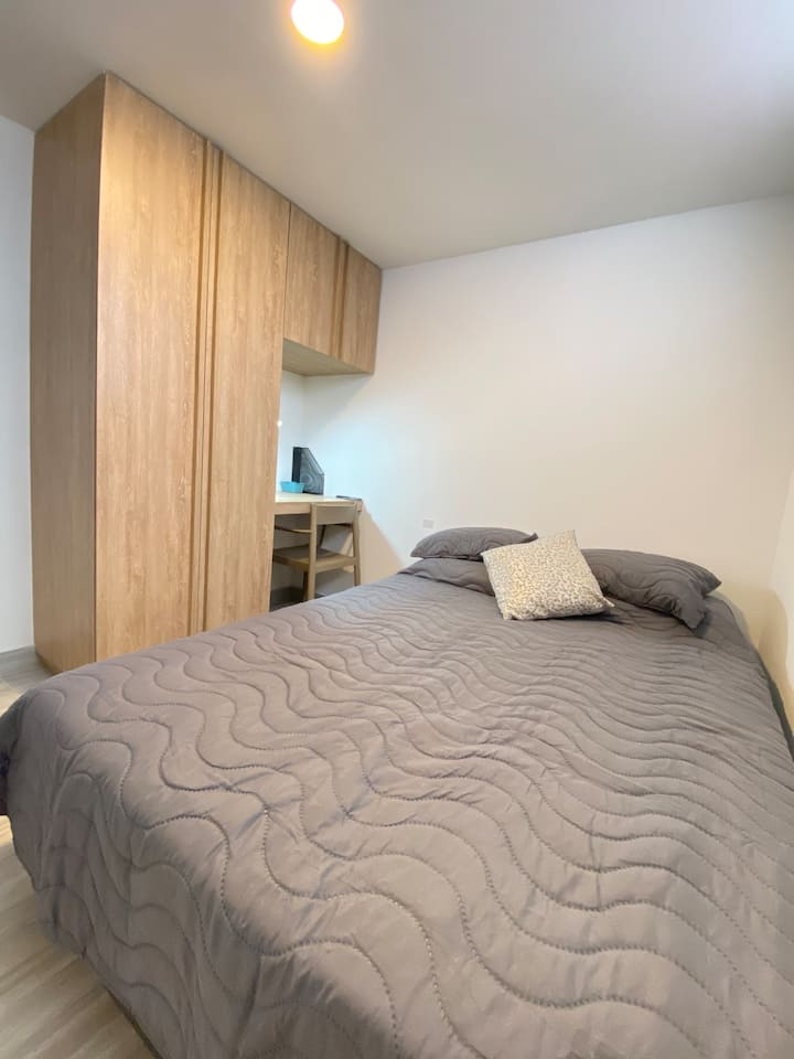 4. Like Home/como En Casa Room 4 (No Breakfast) - Medellín, Colombia