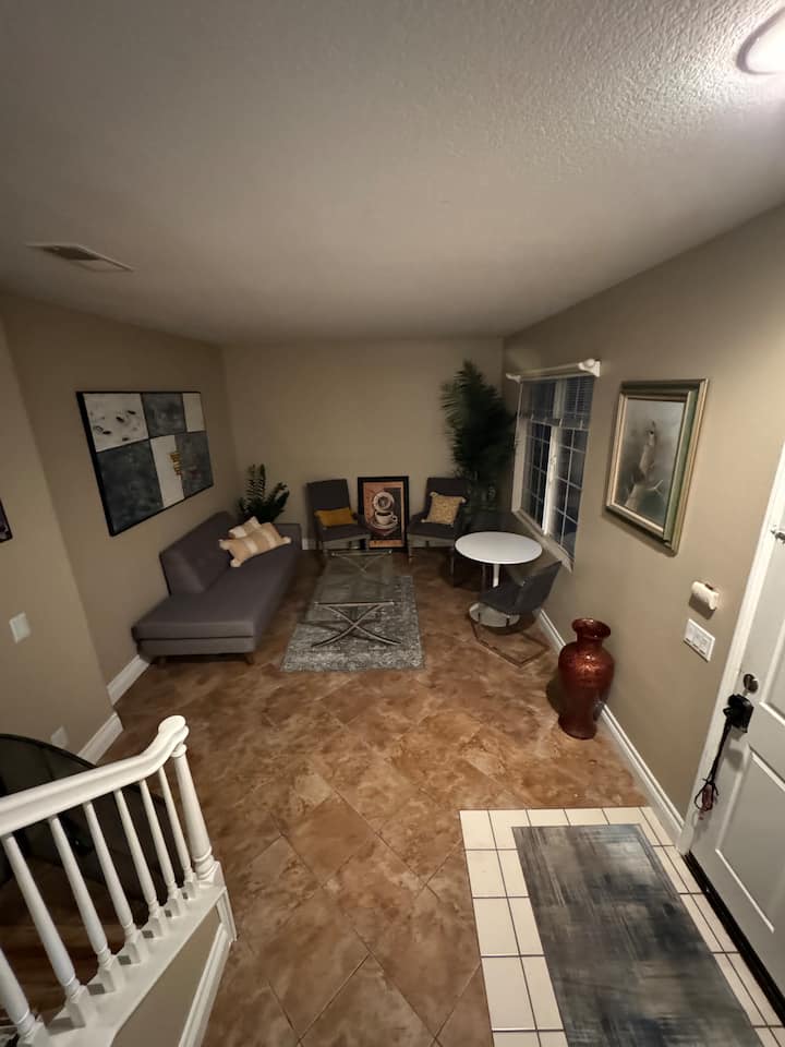 Master Bedroom In Cozy Home For Female Guest - Moreno Valley, CA