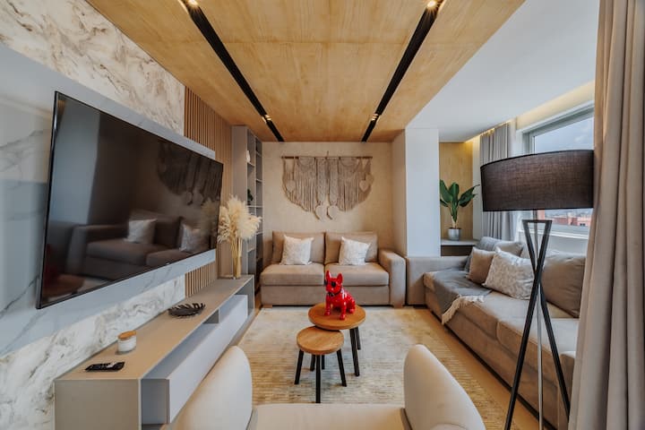 |Ep| Spacious Apt In Laureles W/ac's, Views, Desk - Medellin, Antioquia, Colombia