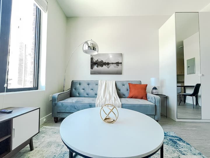 Sleepover | Vivid Studio + Gym - Des Moines - Des Moines