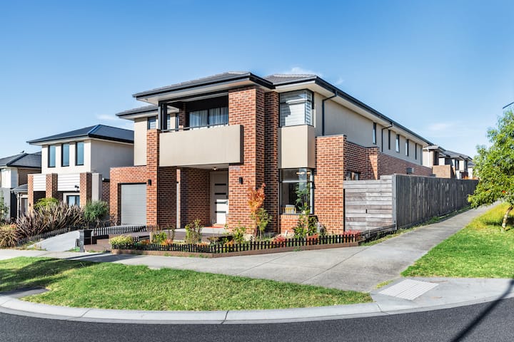 Entire Luxury 4br House With 3 Ensuites Wantirna - Bayswater