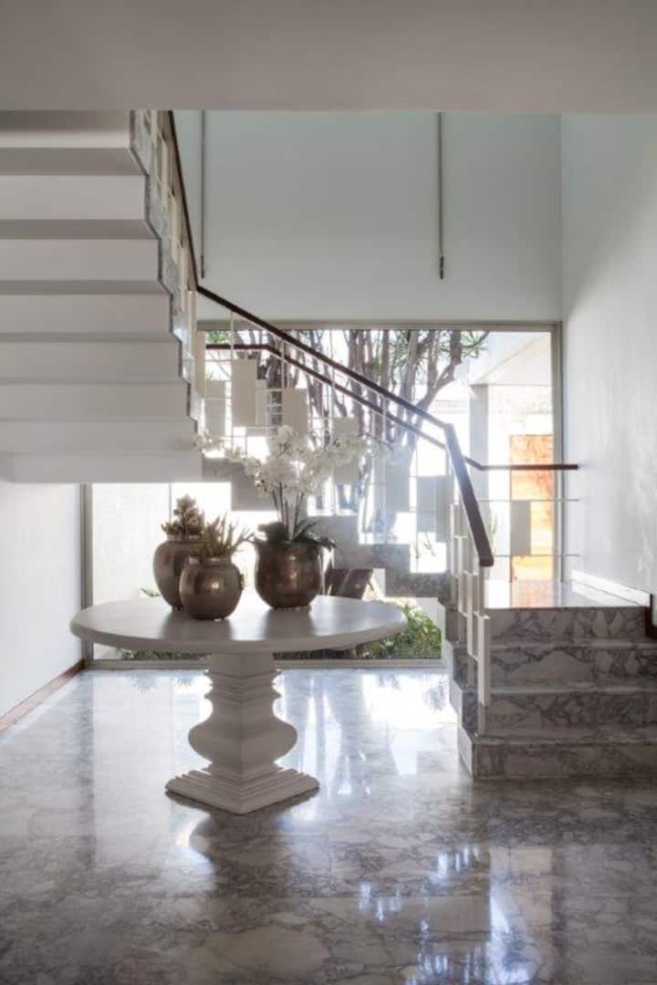 Casa Com Vários Ambientes Para Jobs Publicitários - São Paulo