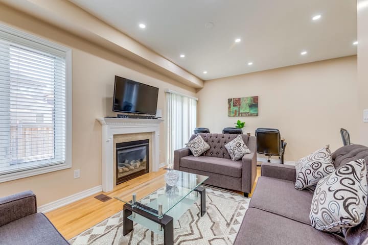 Luxurious Family Retreat Near Canada's Wonderland - Vaughan