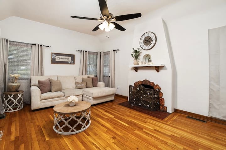 The Bunker Home 3bed 1bath - Fresno