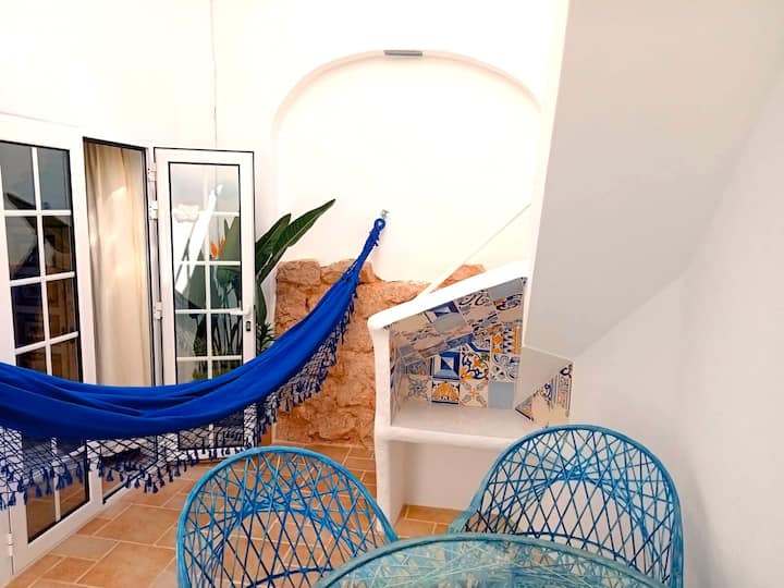 Quintal Apartment; Lagos Historical Center - Lagos