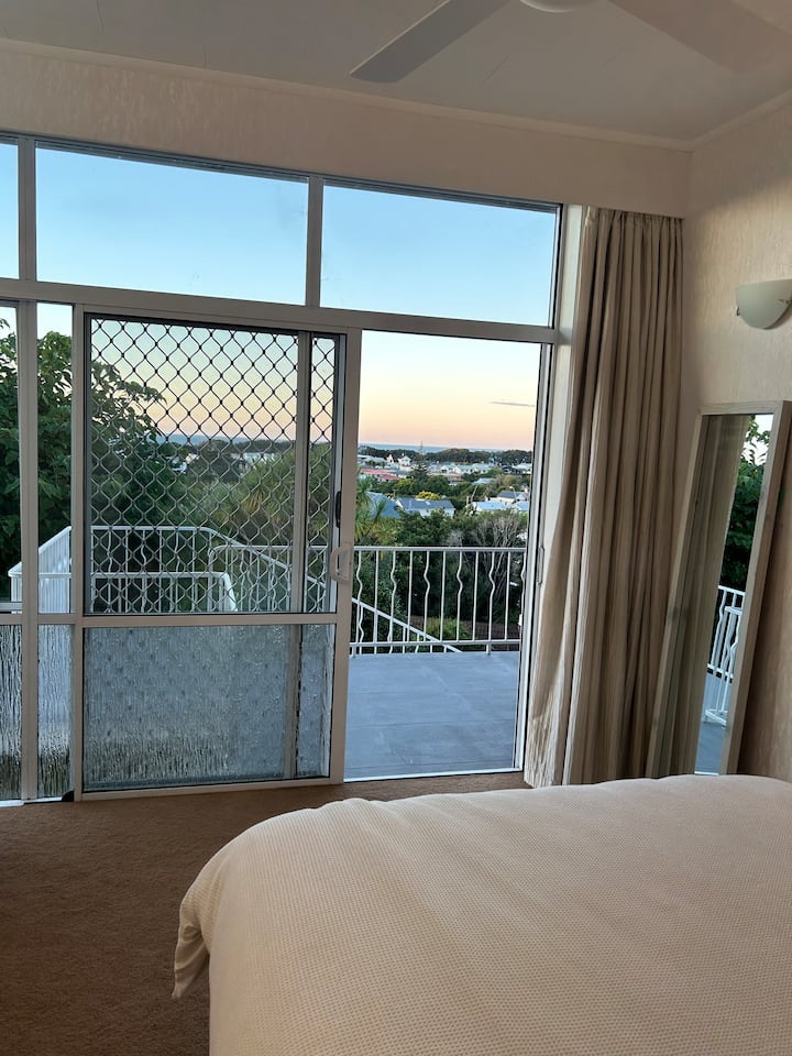 Coastal View, Private Room, Near Walkway & Town - New Plymouth