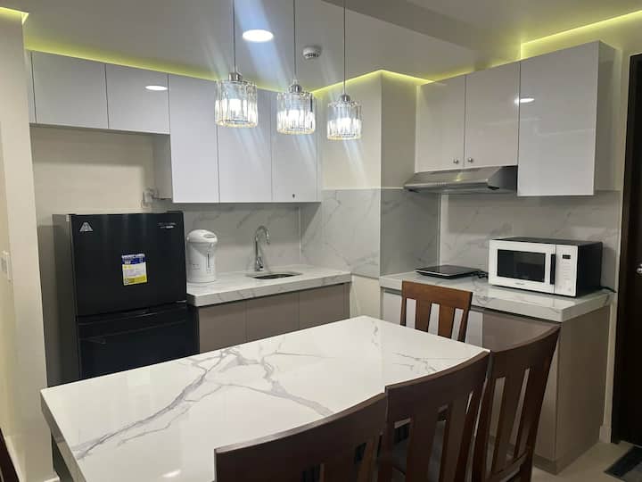 Blue-60sqm Apartment In Cebu It Park For 4 People - Cebu City