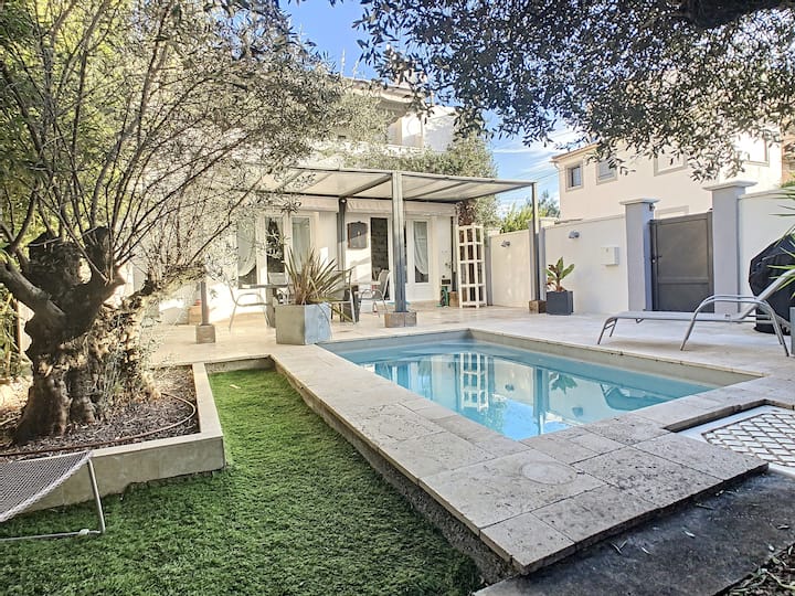 Villa Au Calme Avec Piscine Centre -Ville - Fréjus