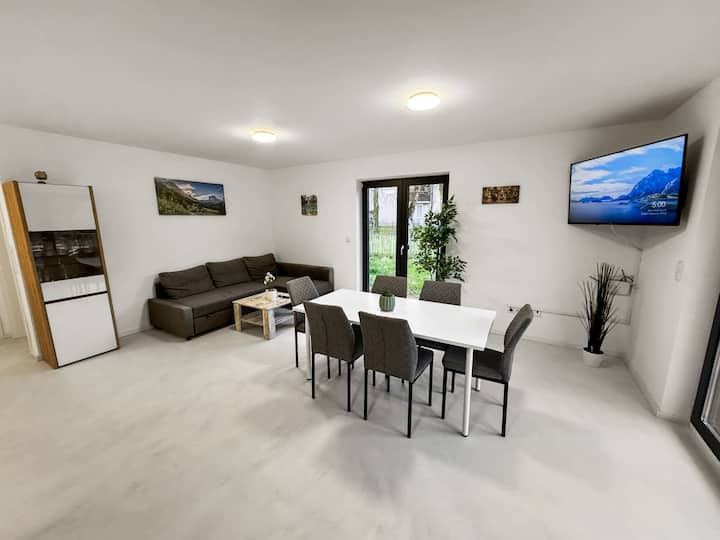 Cozy Apartment With Garden - Ainring