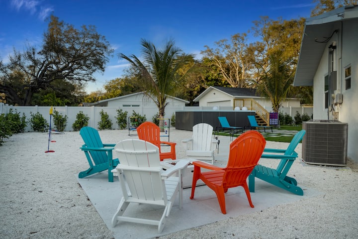 Caught In The Reef-2 King Suites-ocean Murals-spa - Bradenton, FL