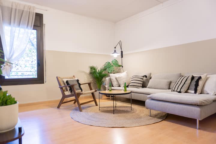 Room With Desk Cas1030005 - Barcelona