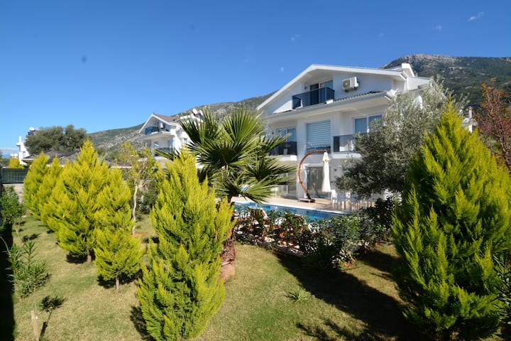 öLüdenizde 3+1havuzluvilla Citye - Ovacık