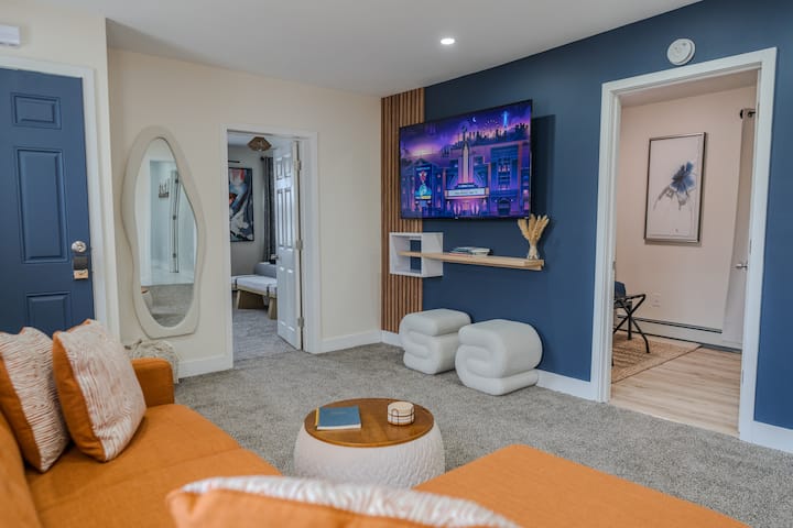 Guest-favorite 2br • King Bed + Cozy Comfort - Troy, NY