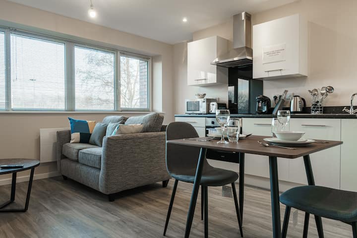 Modern Apartment In Salford Quays, Free Parking - Salford