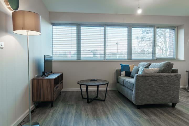 1bed Apartment, Free Parkingx2, Long Term Disc - Salford