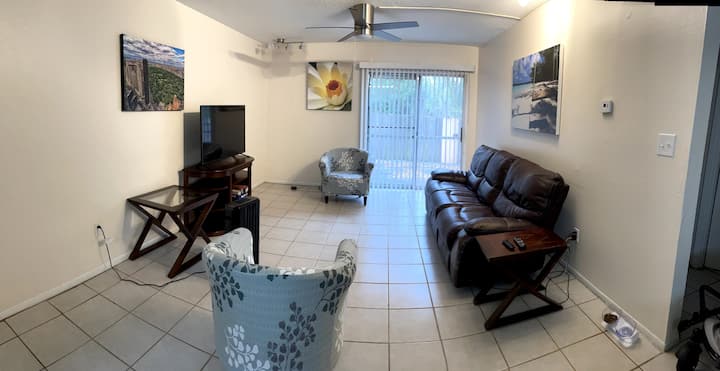 Comfortable Apartment 2 Blocks From Uf - ゲインズビル, FL