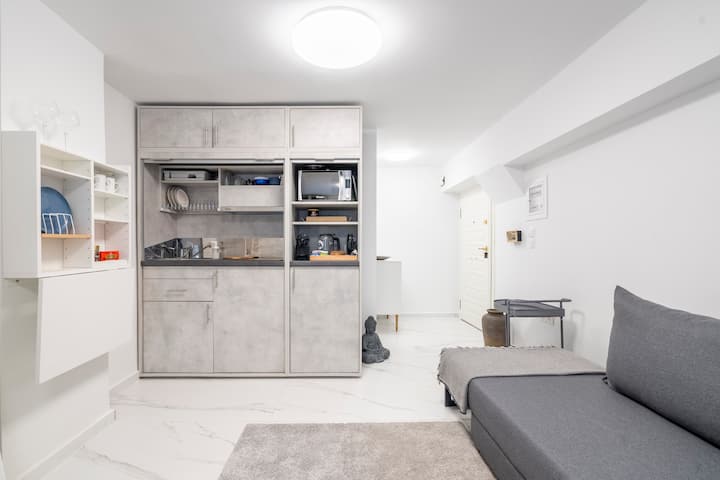 Modern Gem In Central Athens - Athens