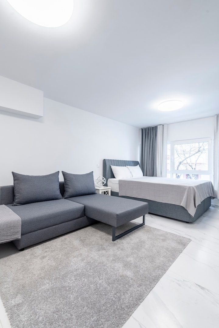 Modern Gem In Central Athens - Athens