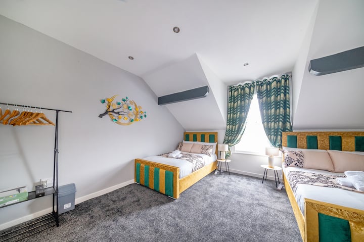Stylish Home For Family & Friends - Leeds