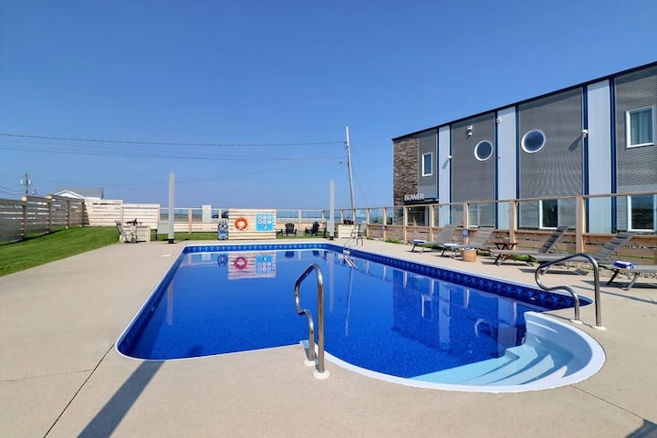 Oceanfront 5 Bedroom Beach Villa With Private Pool - Shediac