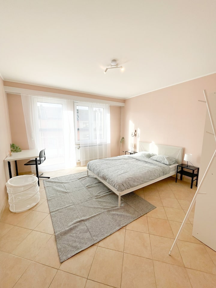 Belle Chambre Double Balcon Proche Cloche D’or - ルクセンブルク市