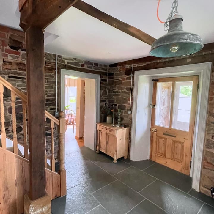 Plant Based B&b - Bedroom 2 Of 4 - Leominster