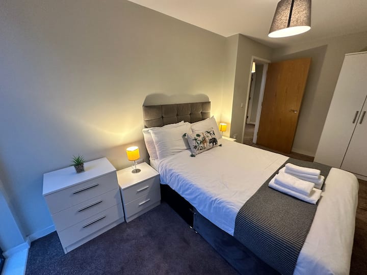 Two Bedroom Apartment Sleeps 4 - Manchester