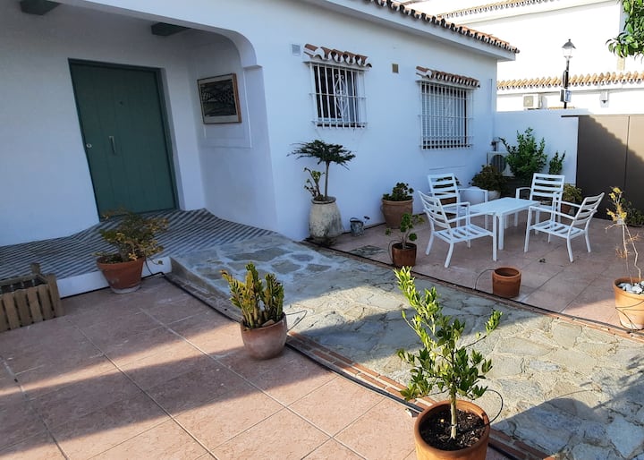 Casa Villa Mediterránea Solar Con Varios Ambientes - Fuengirola