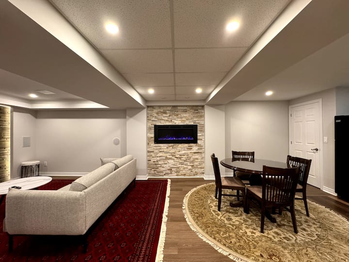 Spacious Bottom-floor 2br Suite - Innisfil