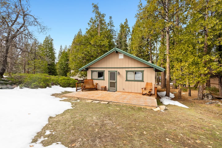 Granite Haven | Family & Pet Friendly! - Shaver Lake, CA
