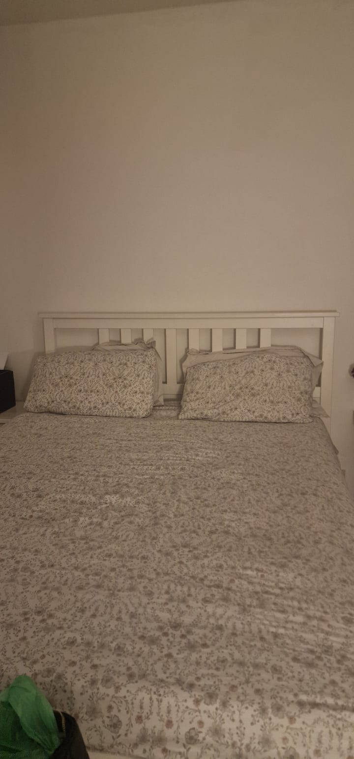 Close Proximity To Three Bridges Station & Gatwick - Crawley