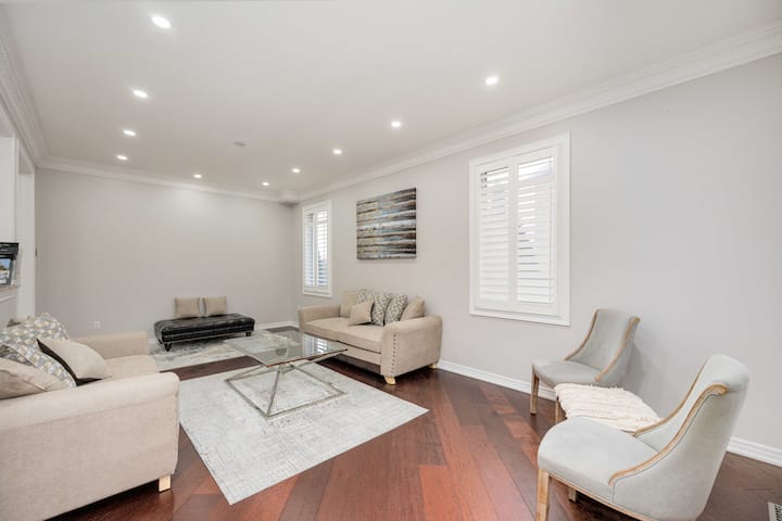 Modern Retreat 4br | Brampton - Brampton
