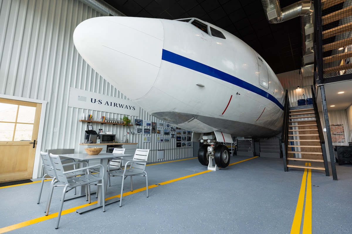 Infinite Skies Retreat • 727 Airplane Home - Houses for Rent in ...